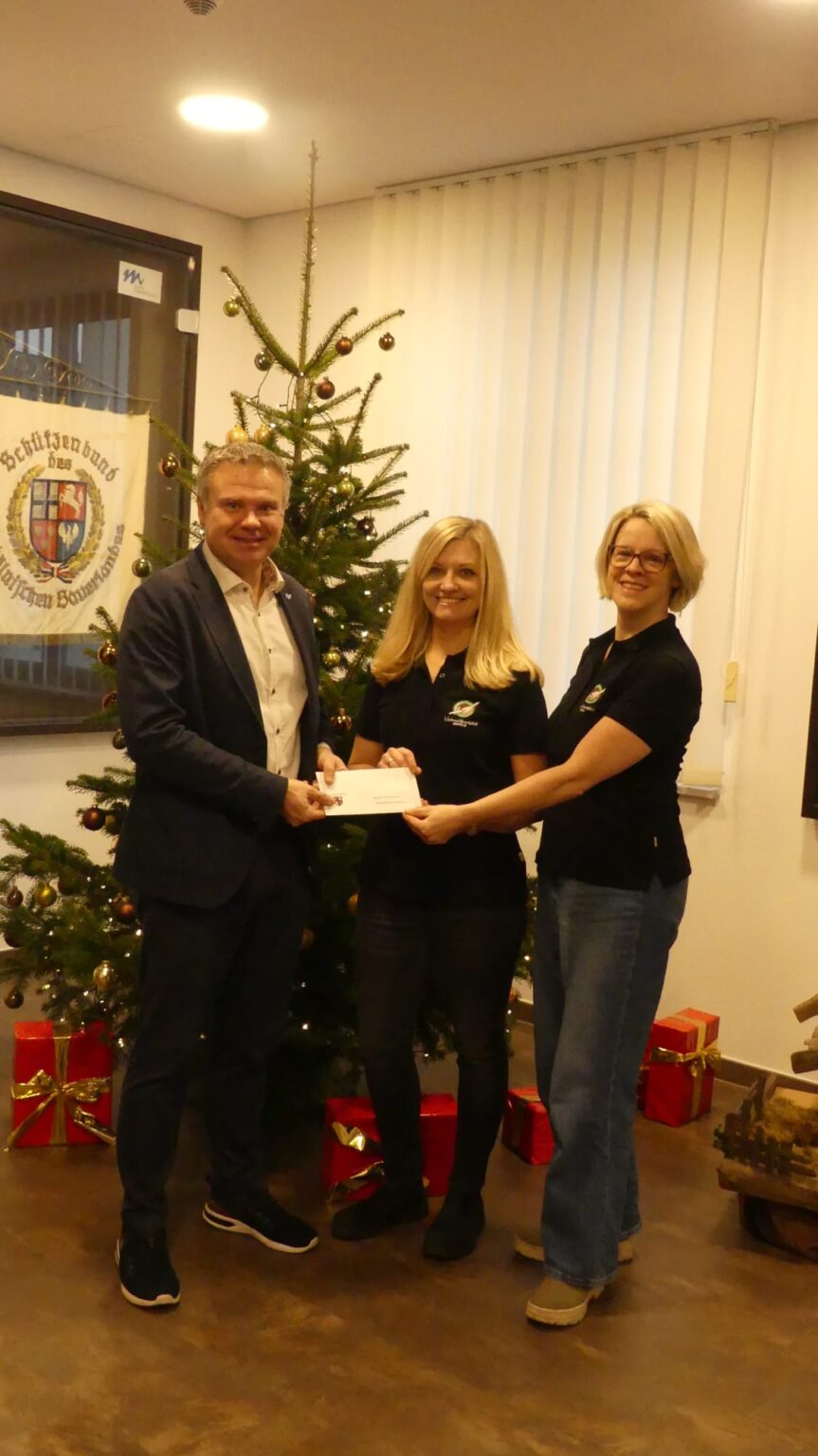 Stadt Medebach spendet für Weihnachten im Schuhkarton – Deifeld ...